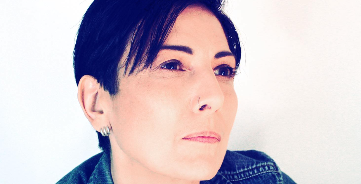 Un délicieux moment de musique grâce à CLAIRE LITTLEY – Indie Chronique